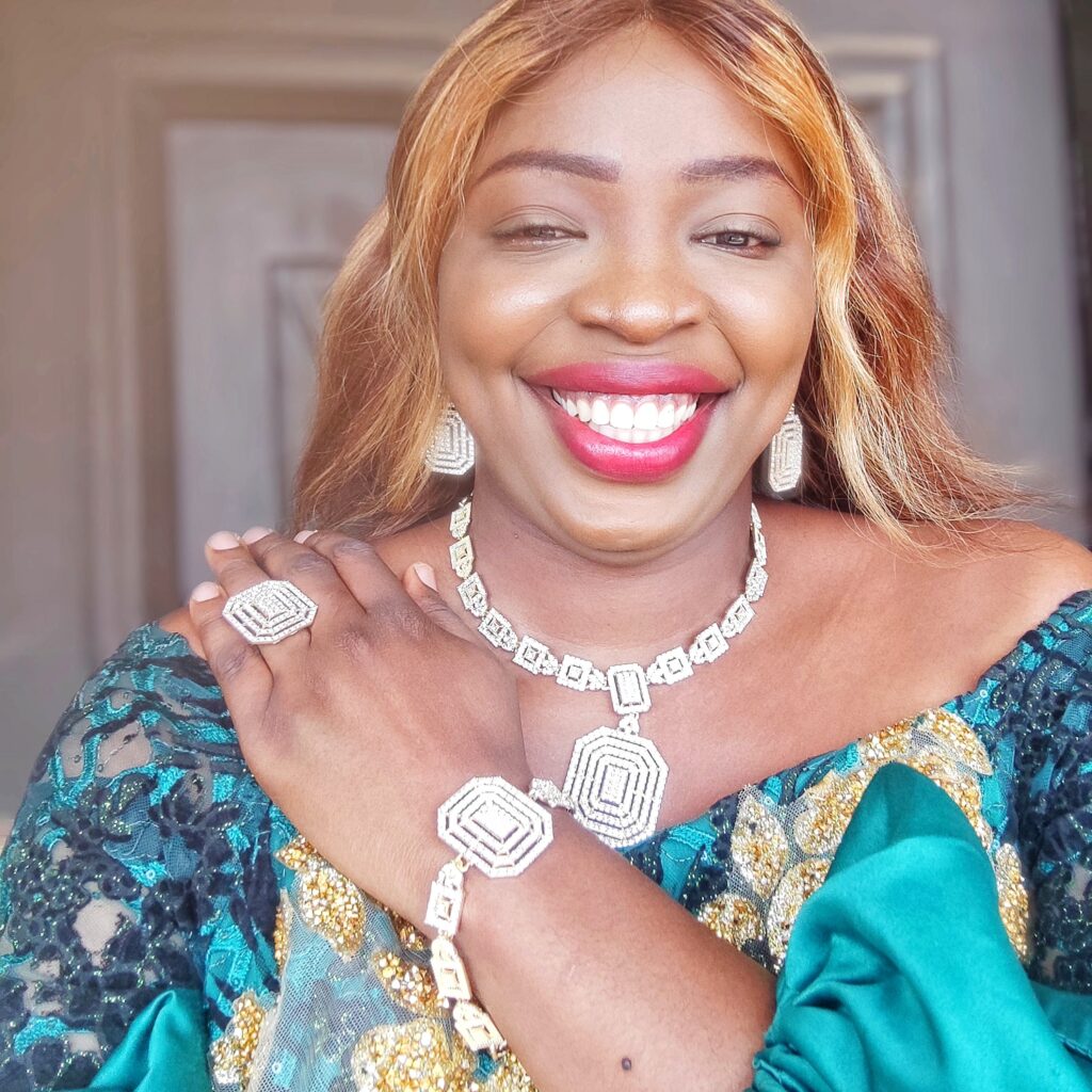 WOMEN ACCESSORY SET (Chain, Earrings and bracelet) - DOR Collections Store